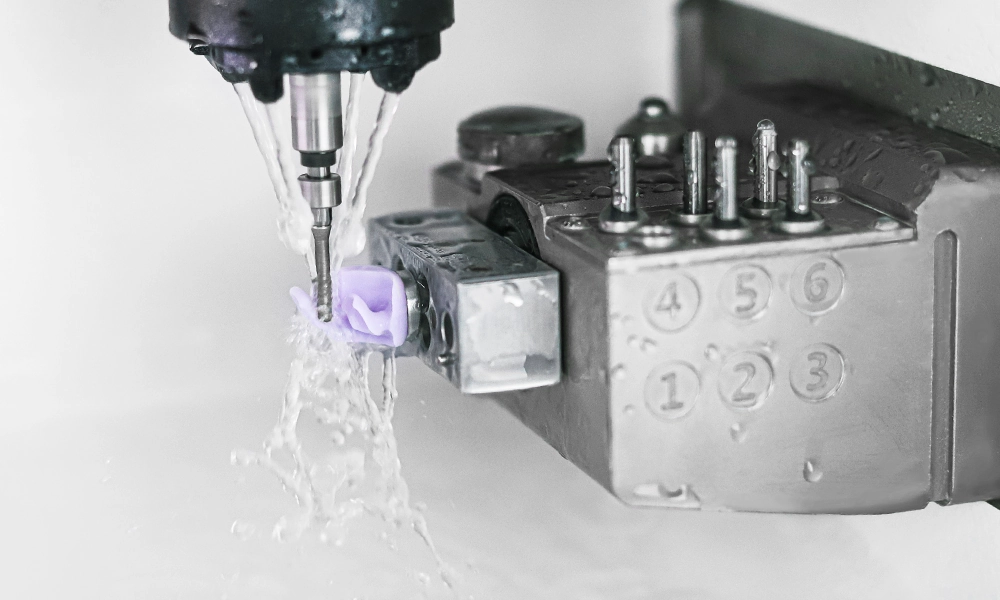 UP3D P42 PLUS | Compact Wet Dental Milling Machine – No Compressor